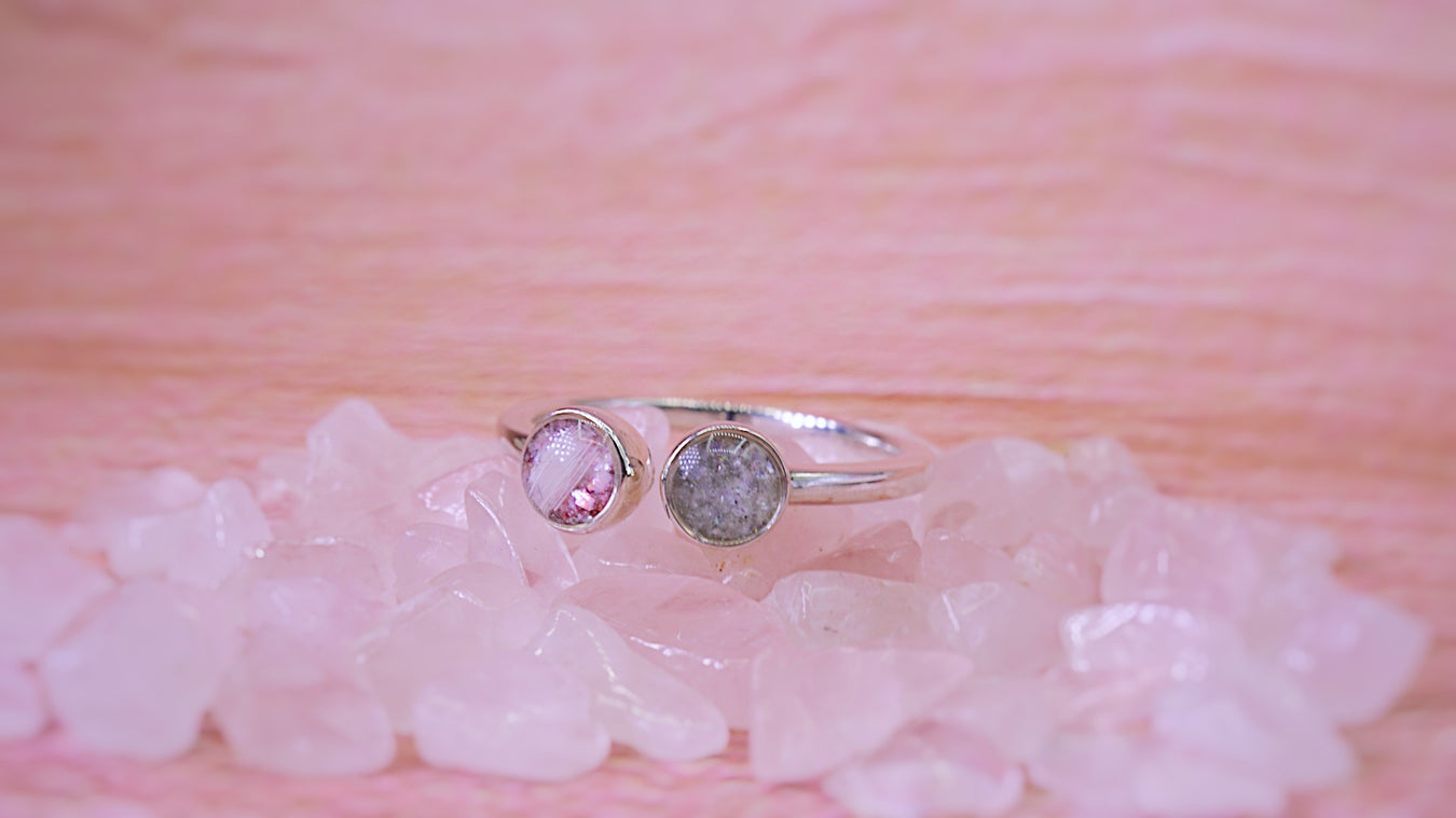 Adjustable keepsake ring